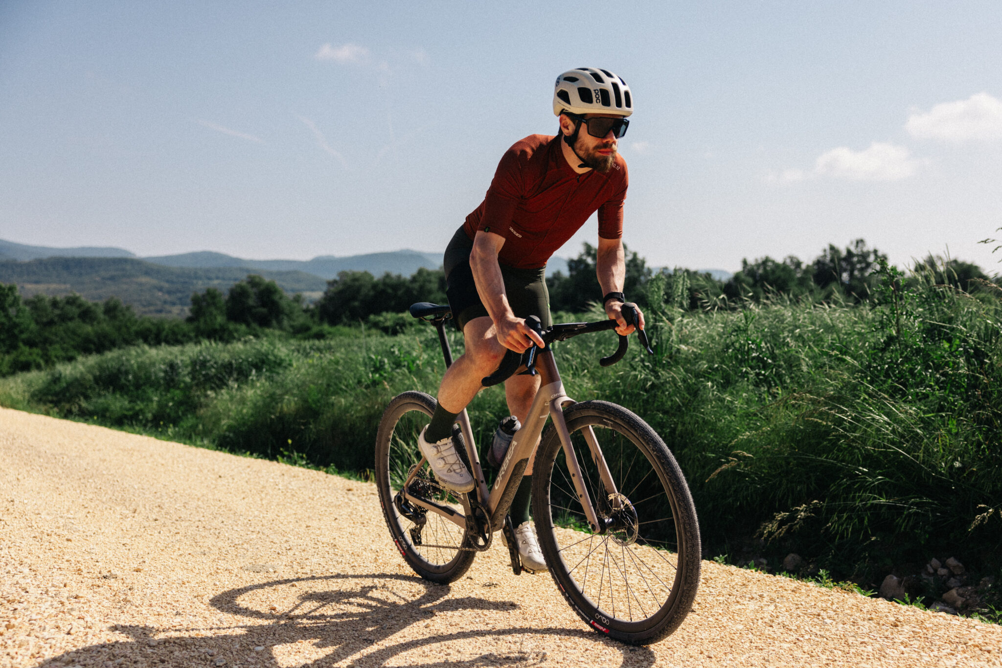Orbea Terra Gravel Bike First Ride Review: Plus de capacité sans ...